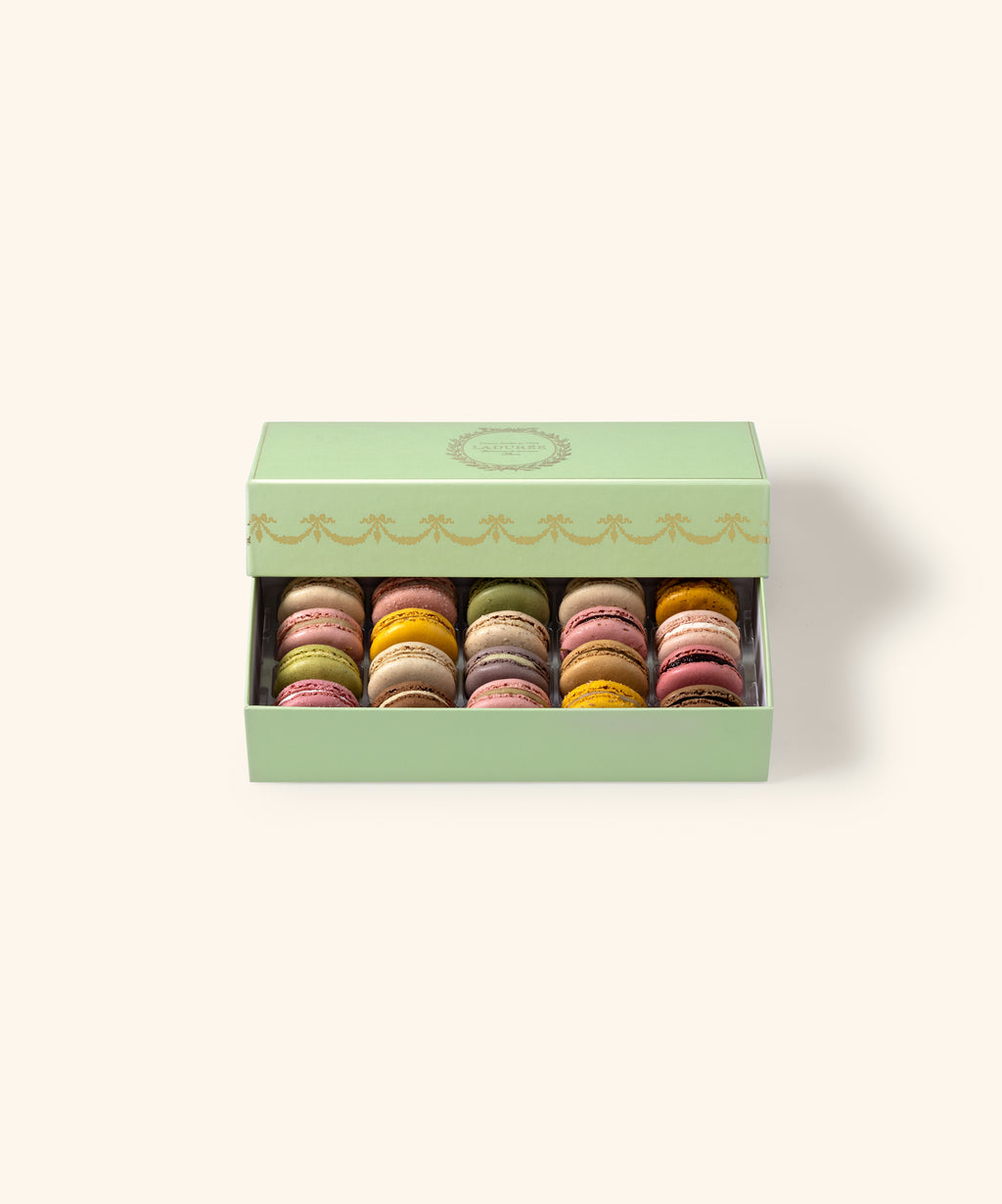 "Intemporel" 20 macarons gift box | La Maison Ladurée